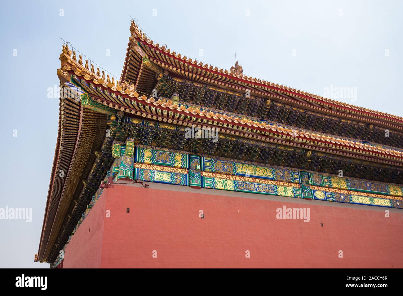 Asia traditional house moon gate hi-res stock photography and images ...