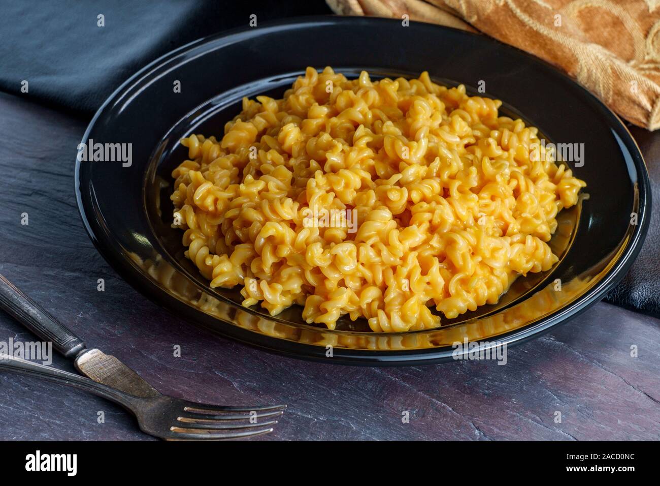 Cheddar cheese fusilli pasta hi-res stock photography and images - Alamy