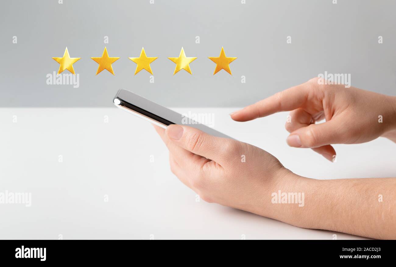 App rating stars hi-res stock photography and images - Alamy