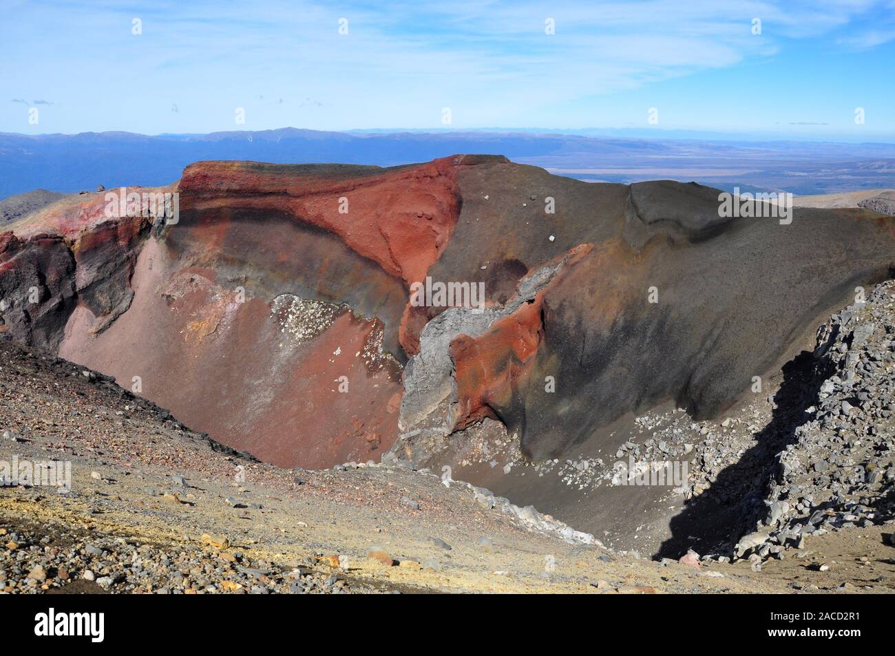 Red Crater on top of Tongariro Volcano at Tongariro Alpine Crossing ...