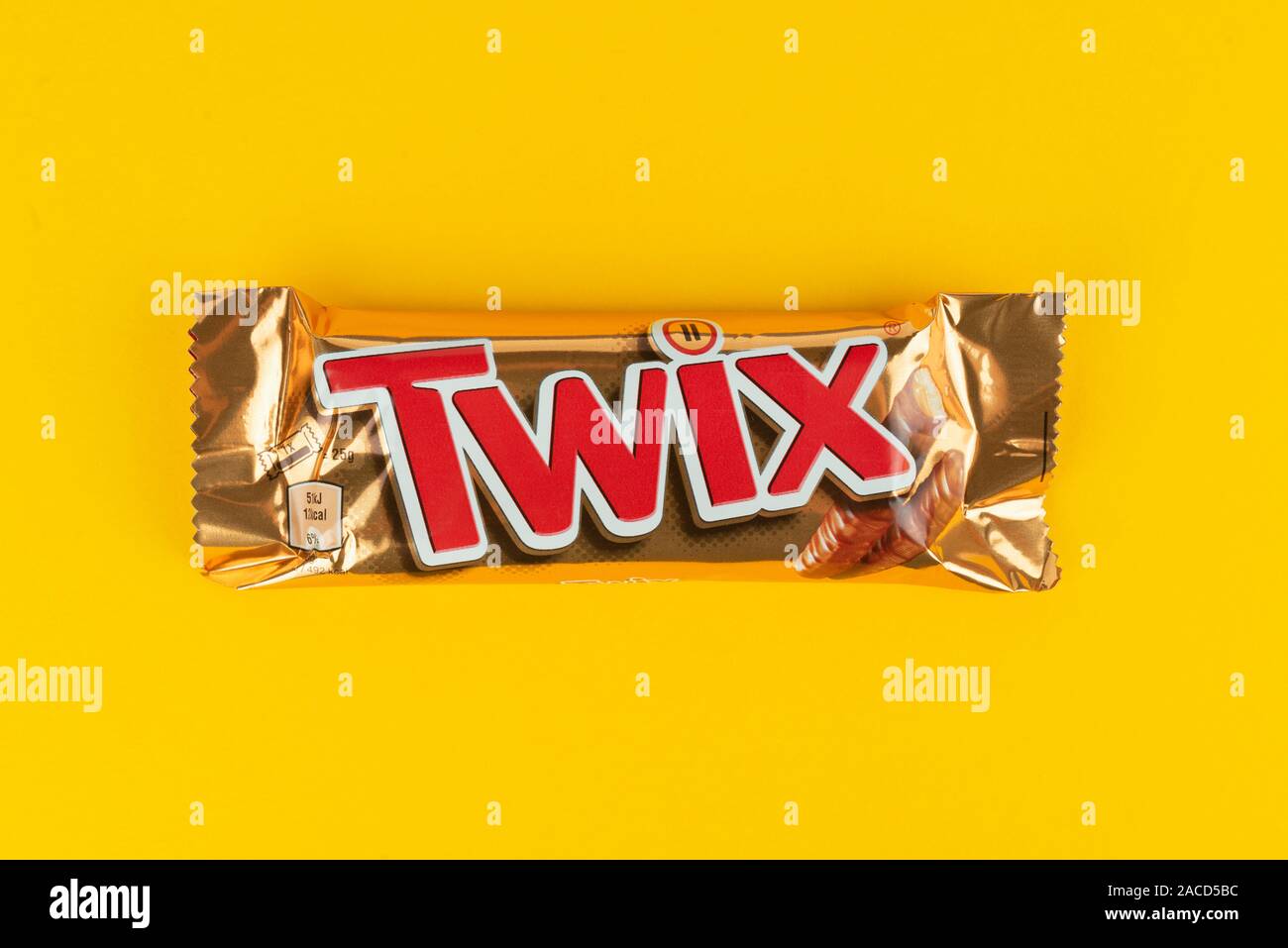 Twix candy bar wrapper hi-res stock photography and images - Alamy