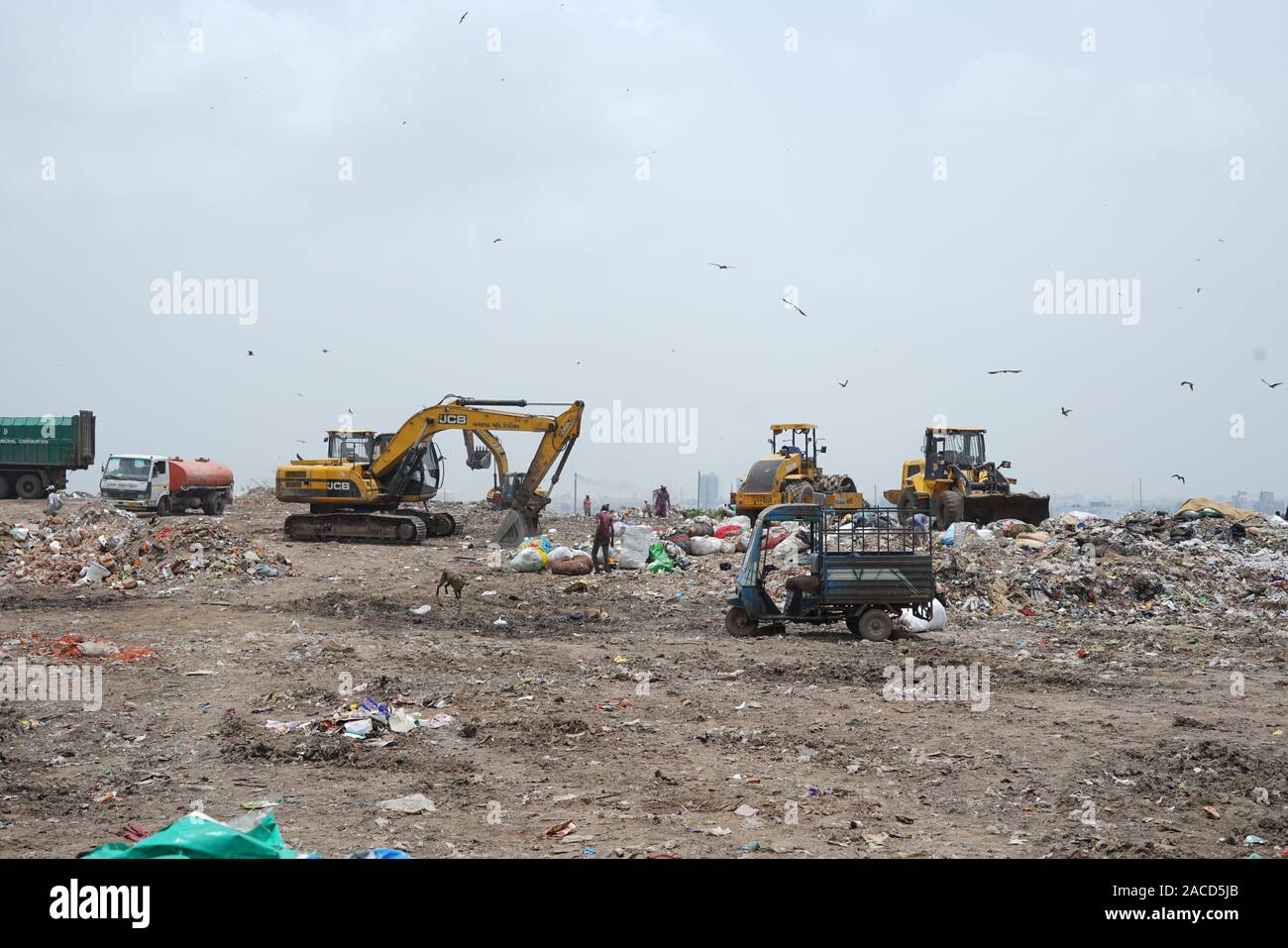 Solid waste management india hi-res stock photography and images - Alamy