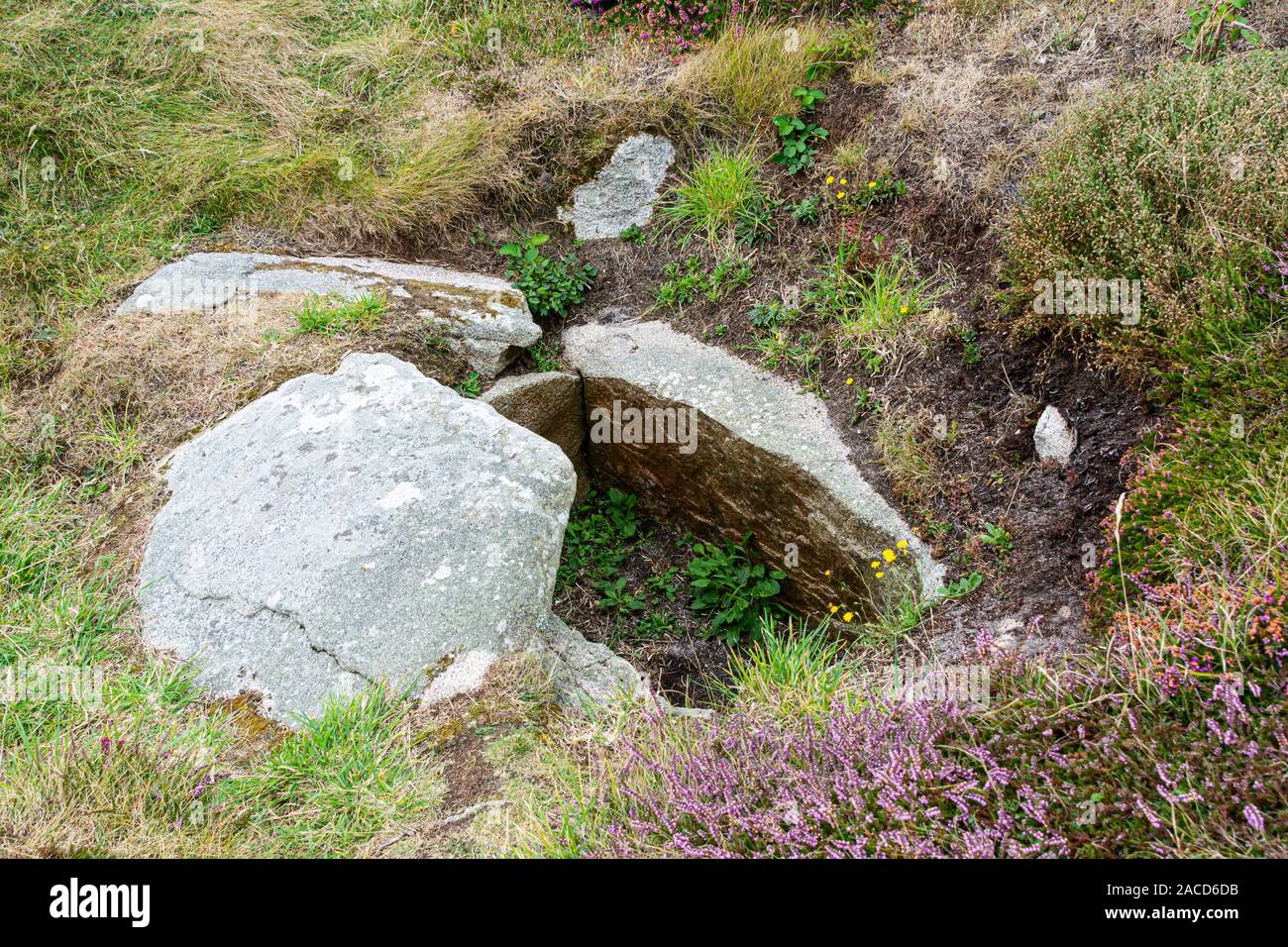 Pre historic grave hi-res stock photography and images - Alamy