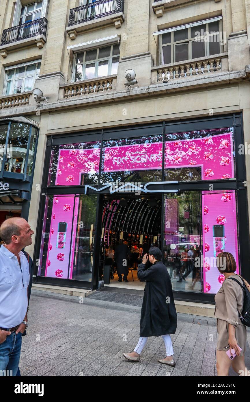 Mac store on. Champs-Élysées Paris, France, Europe Stock Photo - Alamy