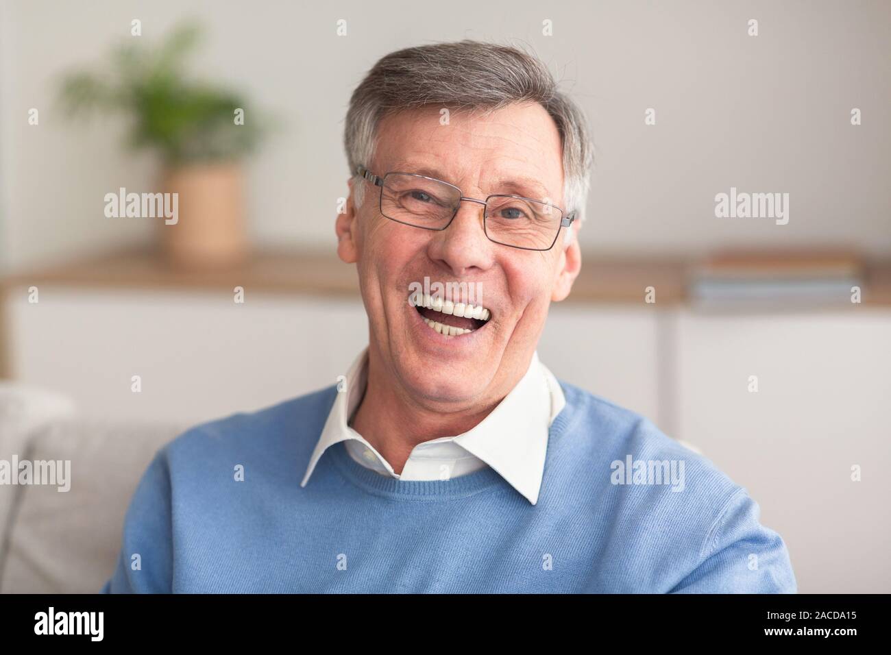 Senior man laughing hi-res stock photography and images - Alamy
