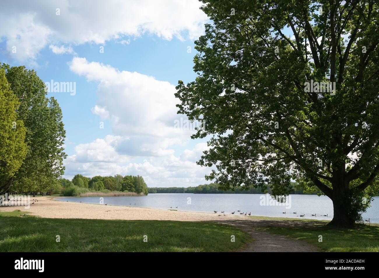 Empty lake landscape hi-res stock photography and images - Alamy