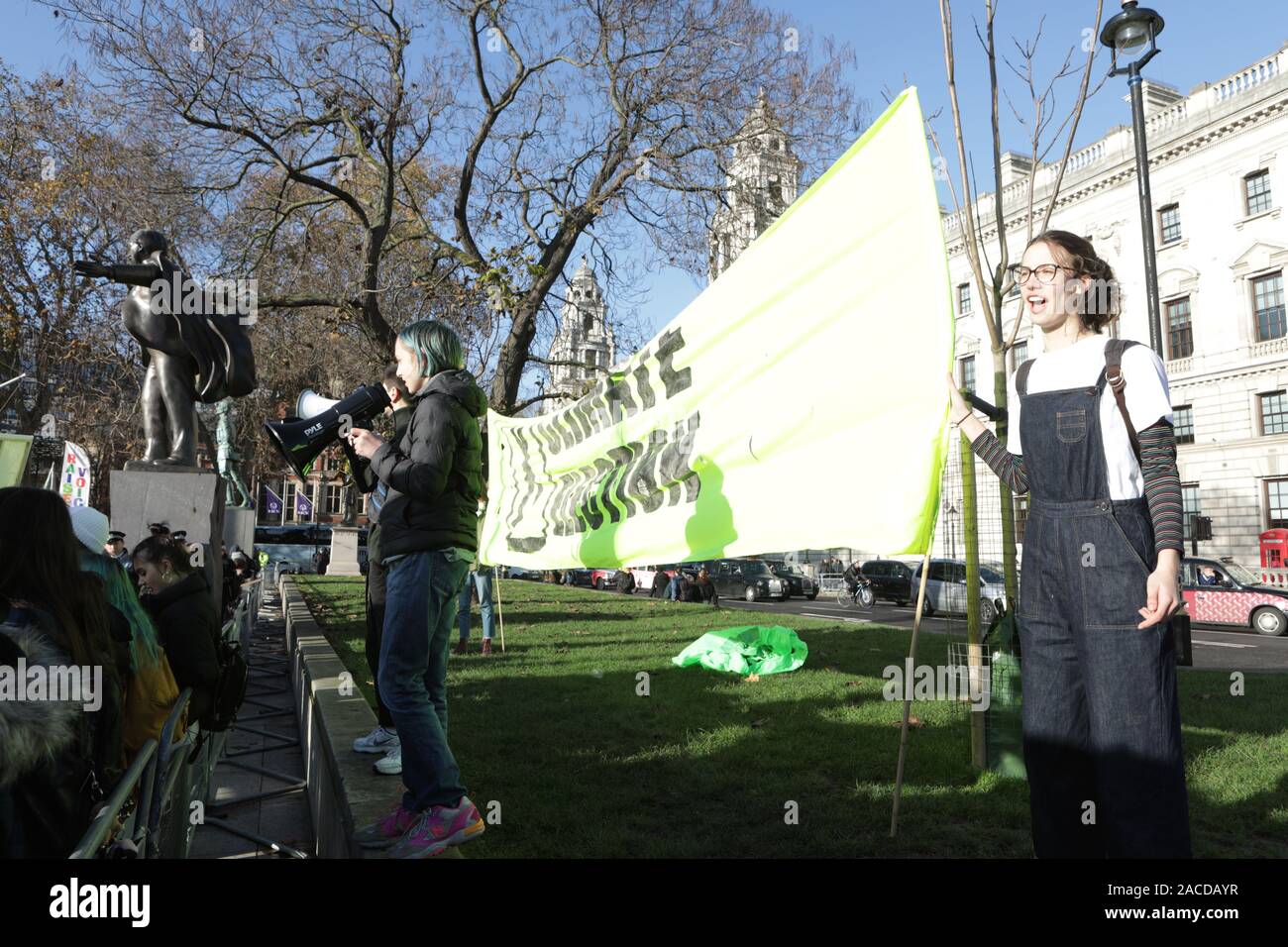School climate strike london hi-res stock photography and images - Alamy