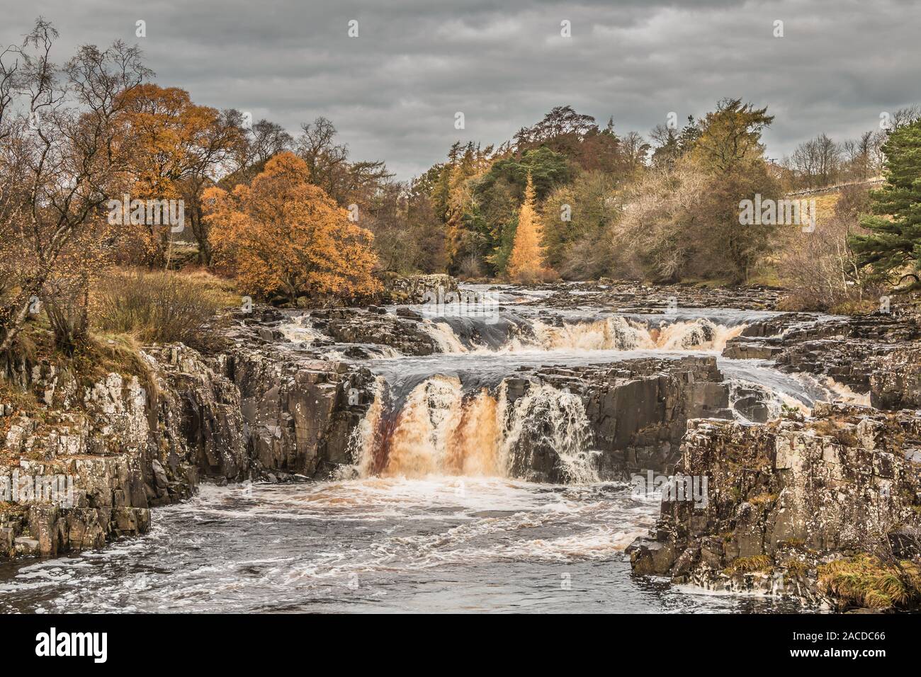 Waterfall waterfalls tees hi-res stock photography and images - Alamy