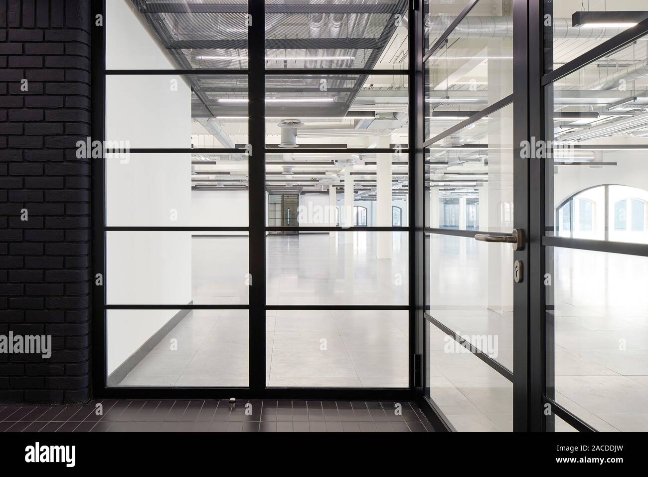 Flat escalator hi-res stock photography and images - Alamy