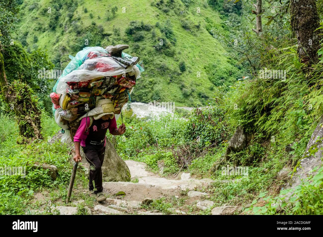 Carrying heavy loads hi-res stock photography and images - Alamy