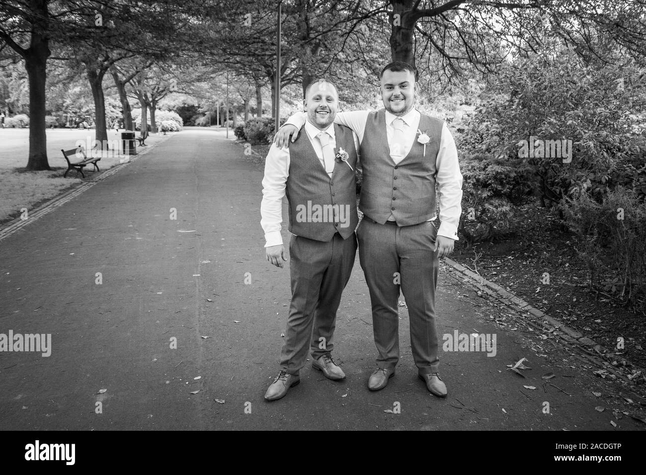 Groom & Best Men have wedding pictures at Floral Hall, Tunstall Park ...