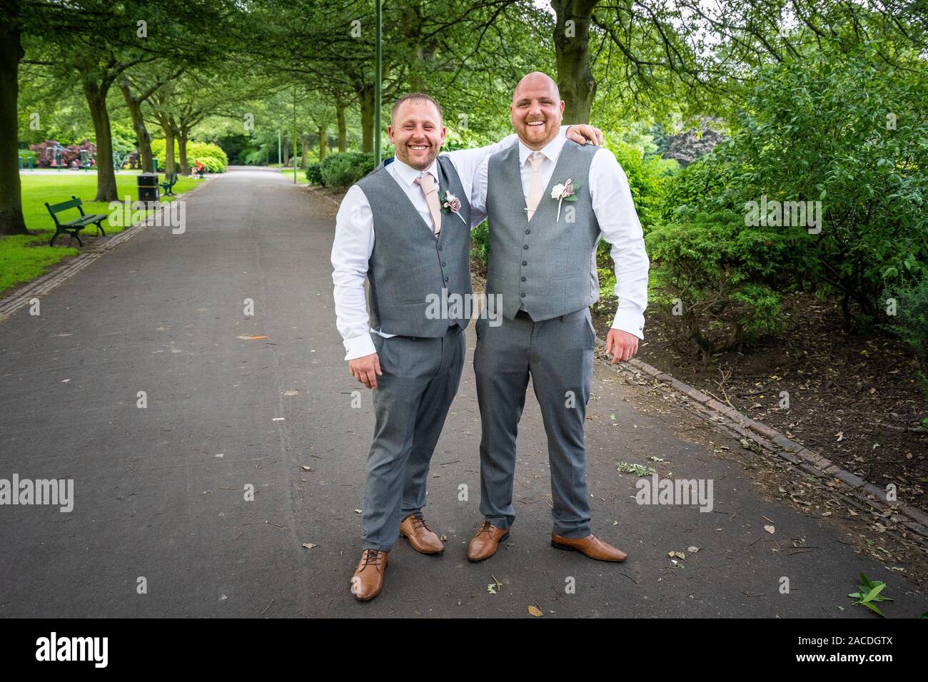 Groom & Best Men have wedding pictures at Floral Hall, Tunstall Park ...