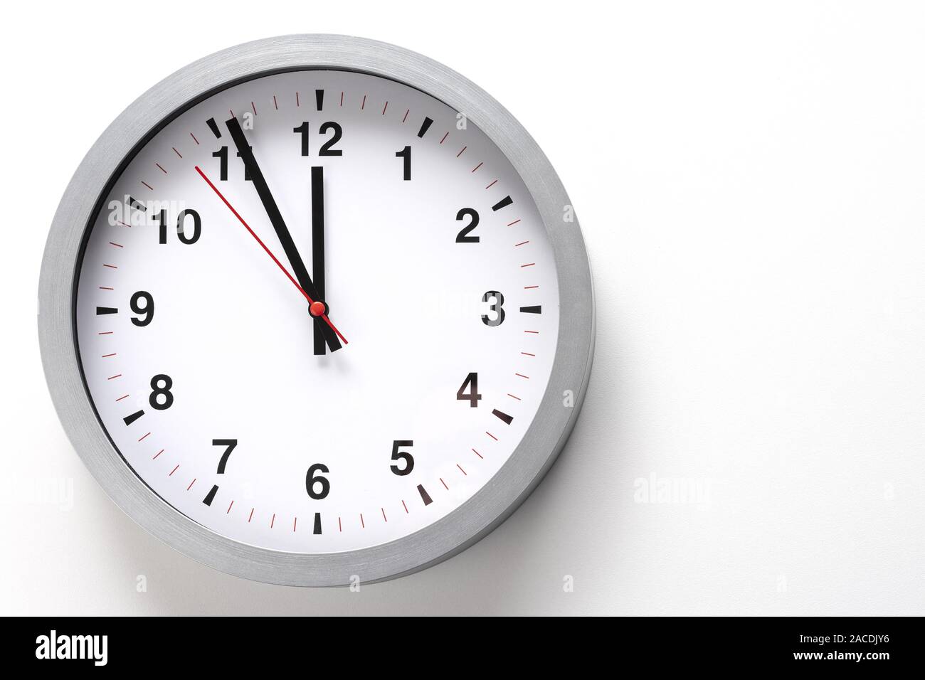 12 clock hi-res stock photography and images - Alamy