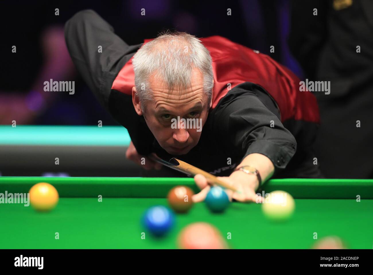 Nigel bond snooker hi-res stock photography and images - Alamy