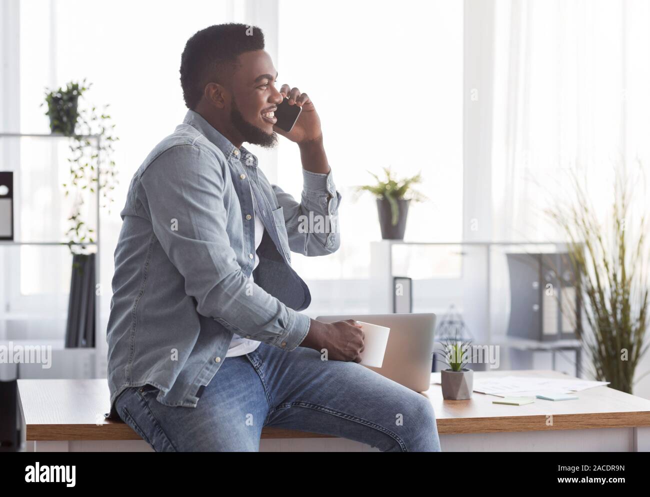 Employee professional hi-res stock photography and images - Alamy