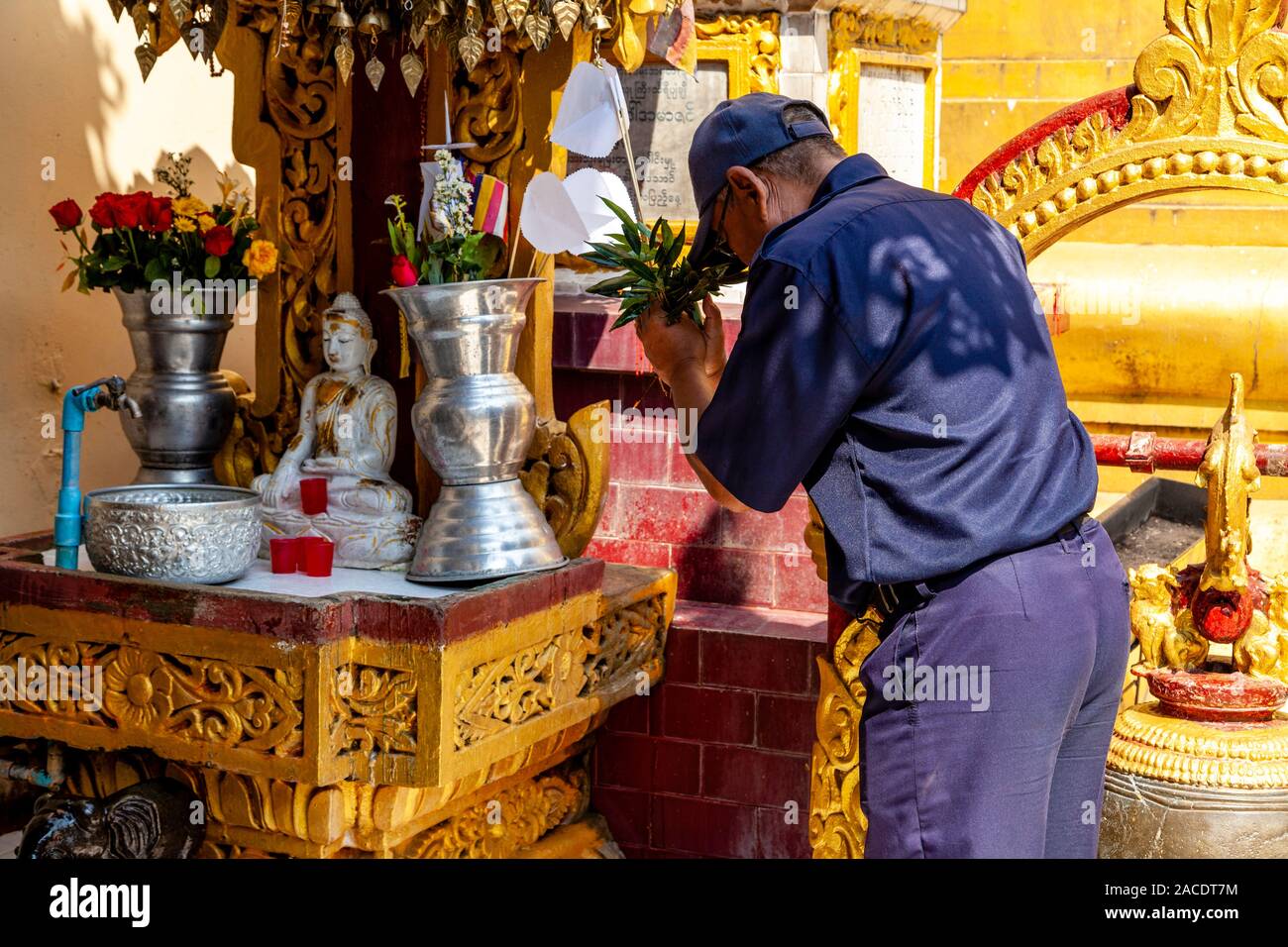 Buddhist man hi-res stock photography and images - Alamy