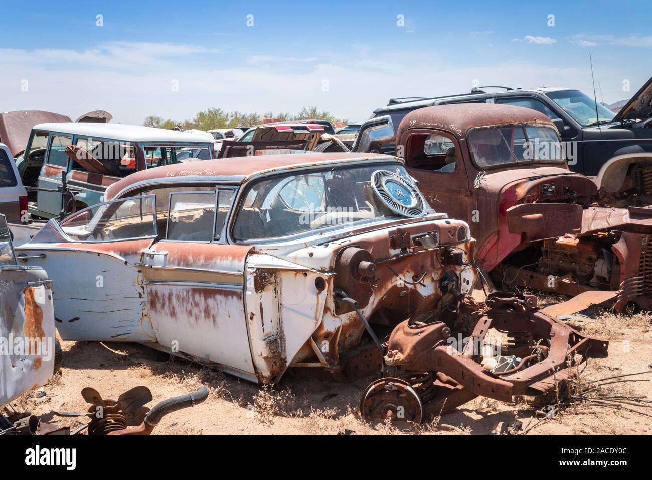 Rusty cars hi-res stock photography and images - Alamy