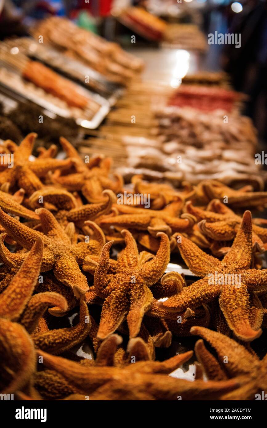 Exotic animal market china hi-res stock photography and images - Alamy