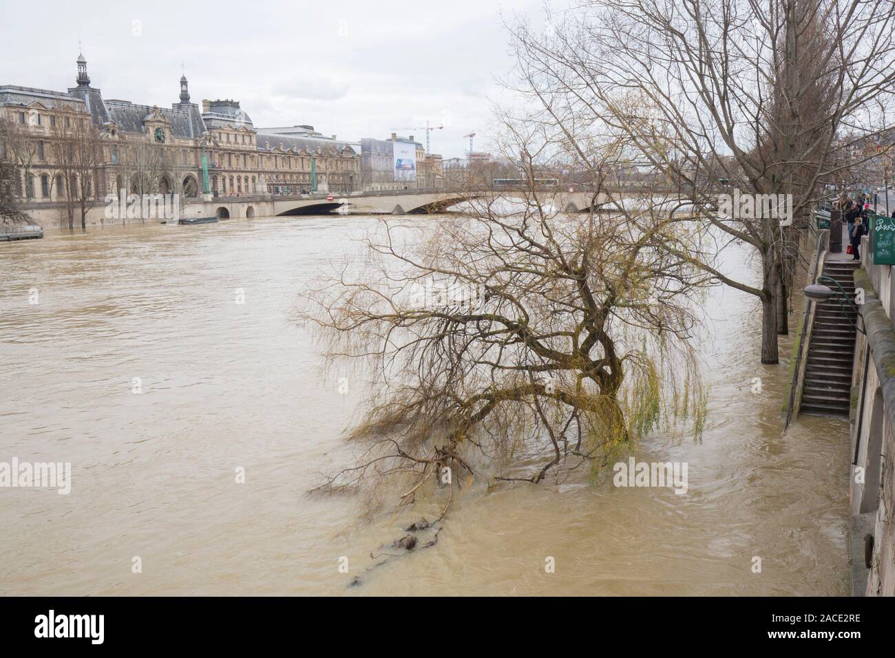 Inondation louvre hi-res stock photography and images - Alamy