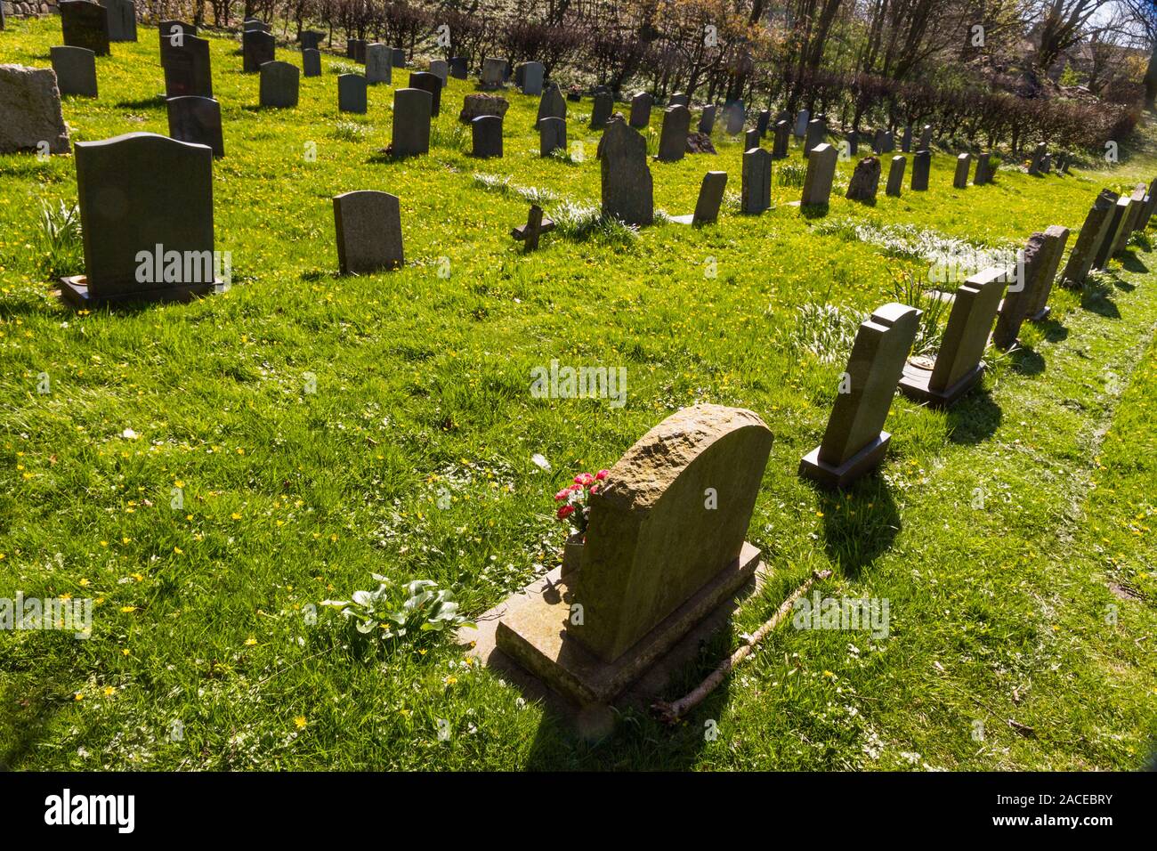Graveyard landscape hi-res stock photography and images - Alamy