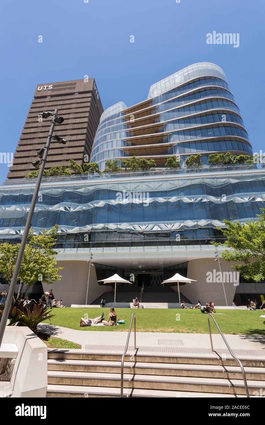 The glass encassed UTS Central Building has many unique design features ...