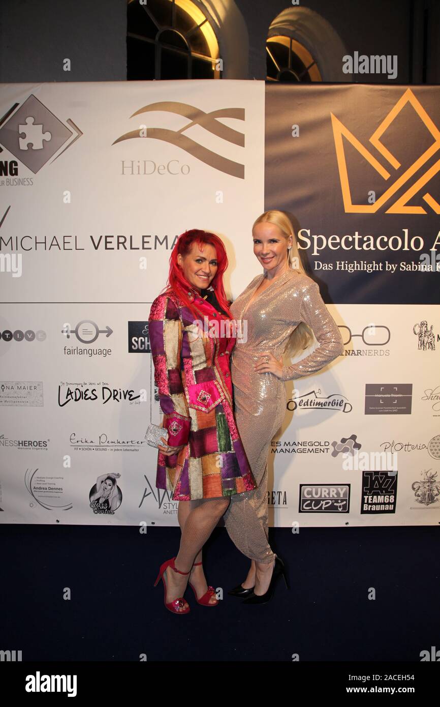 Sabrina Lange, Sylvia Leifheit bei der CHARITY GALA - SK - WelcomeHome ...