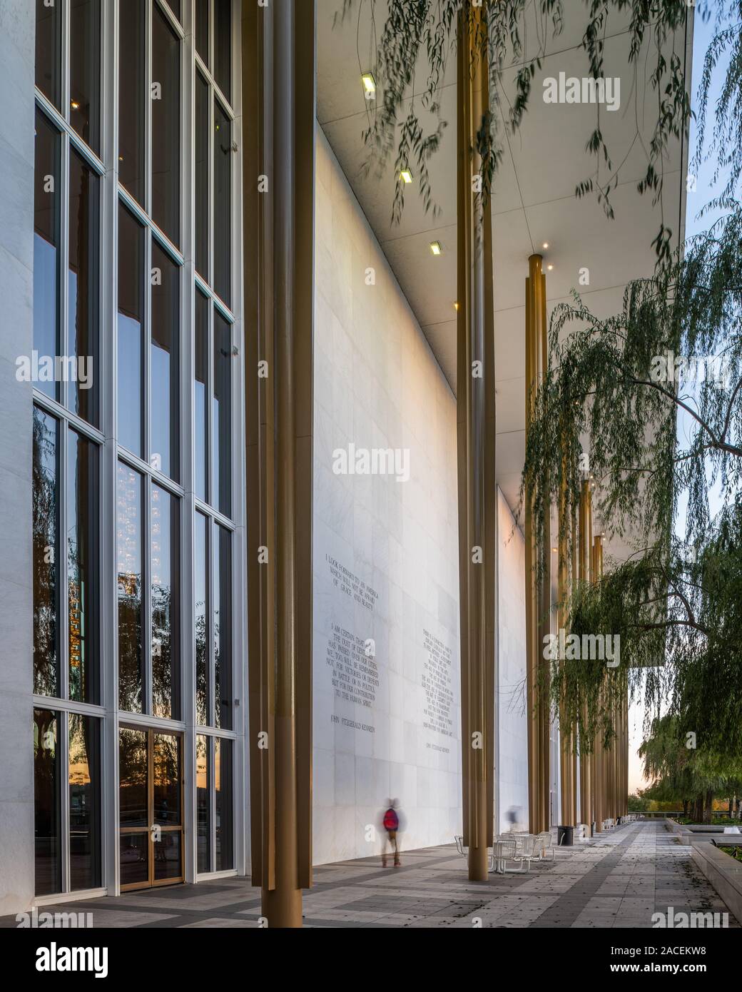 Kennedy center concert hall hi-res stock photography and images - Alamy