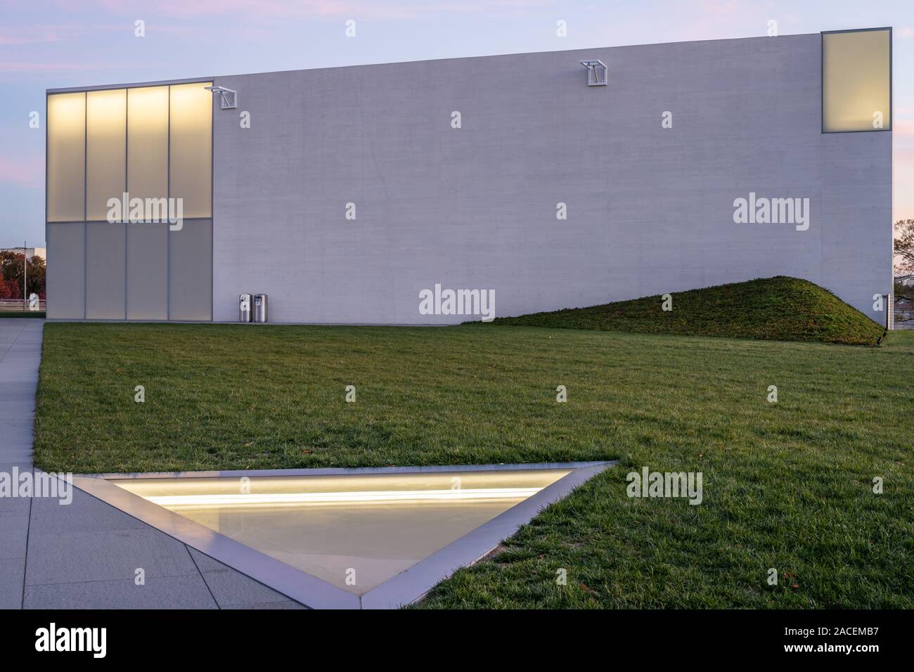 The kennedy center concert hall hi-res stock photography and images - Alamy