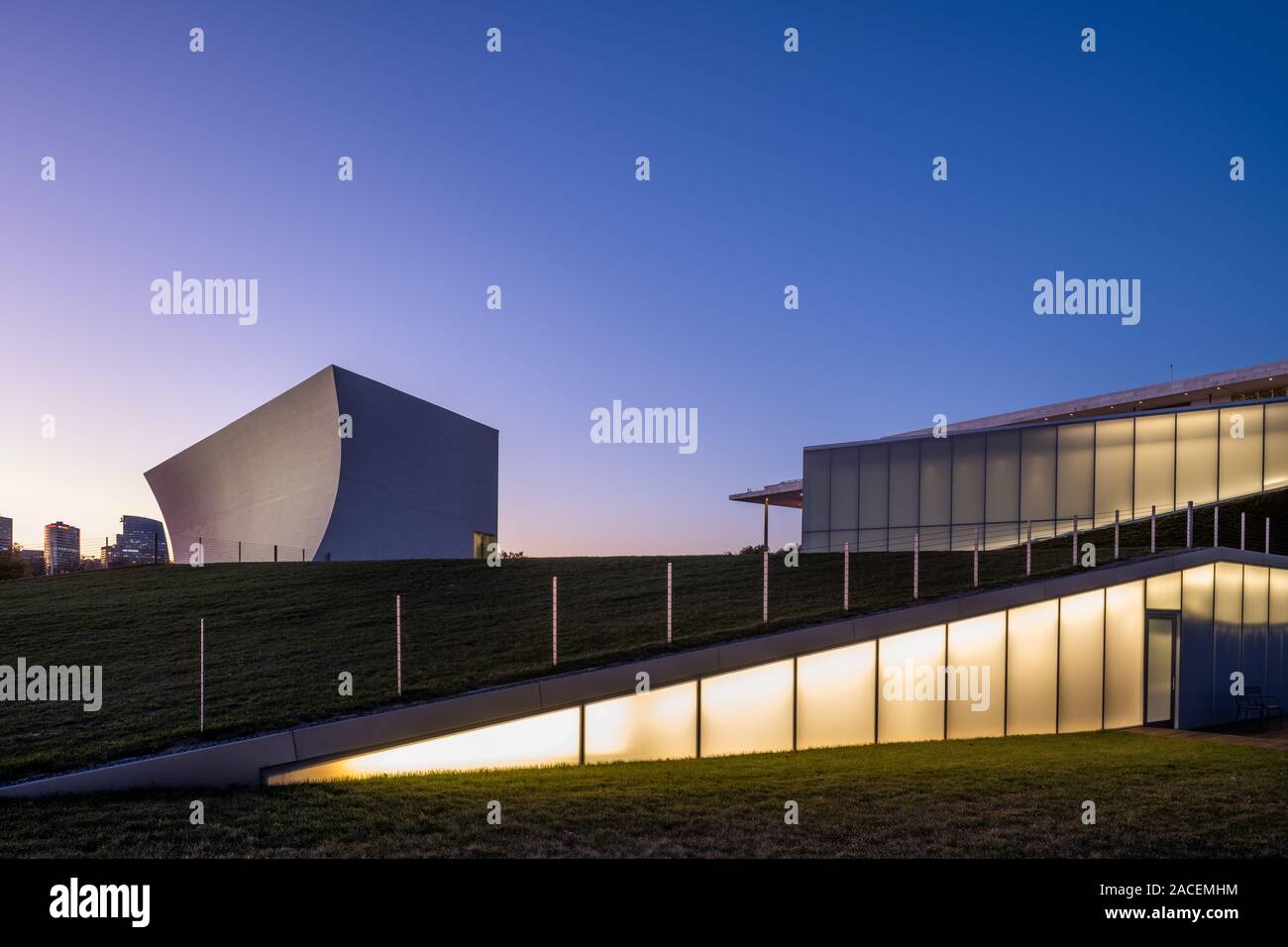 Kennedy center concert hall hi-res stock photography and images - Alamy