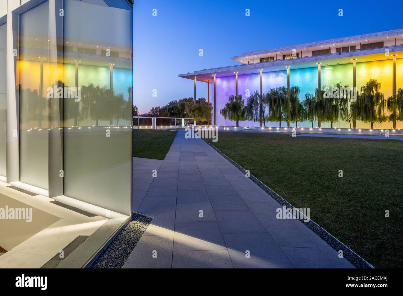 Kennedy center concert hall hi-res stock photography and images - Alamy