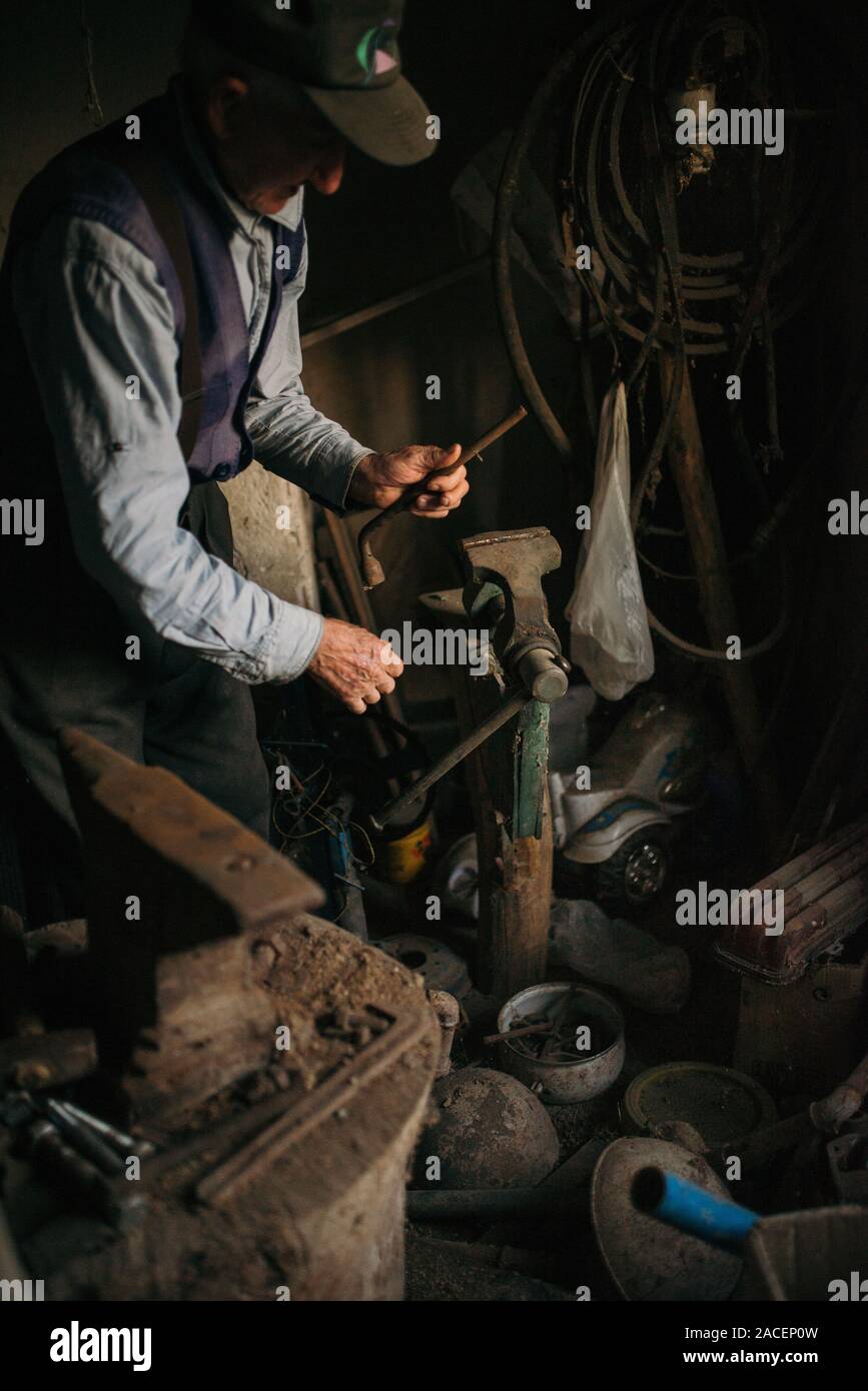 Medieval craft worker hi-res stock photography and images - Alamy