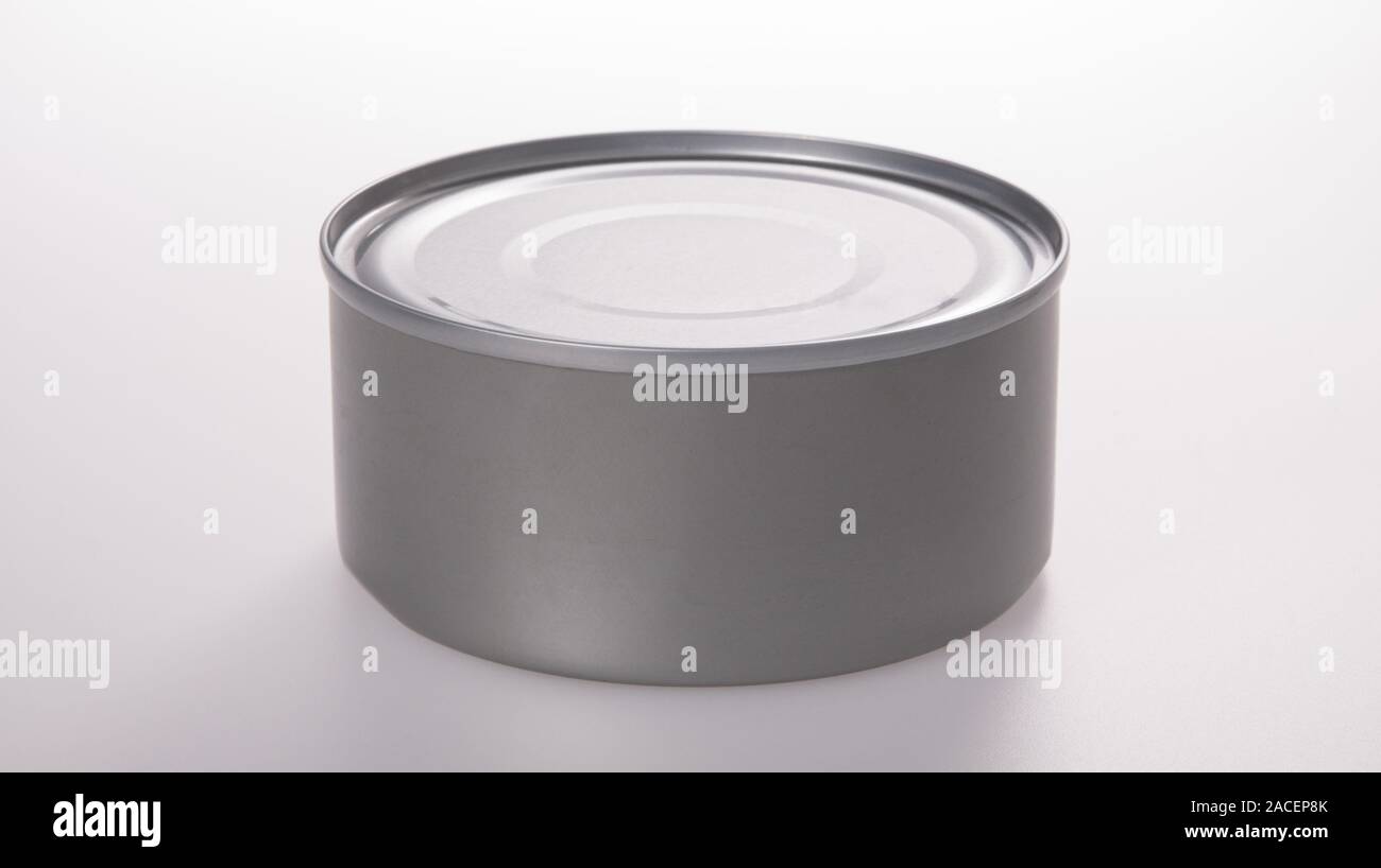 Aluminum shiny food can without label isolated on white Stock Photo - Alamy