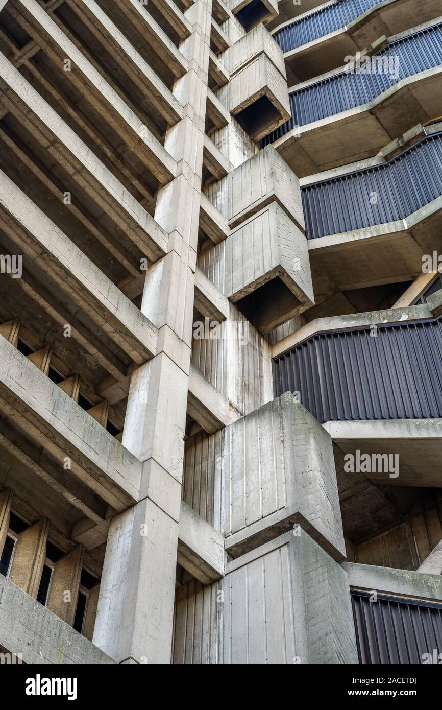 Buildings on the University of Illinois Chicago Campus Stock Photo - Alamy