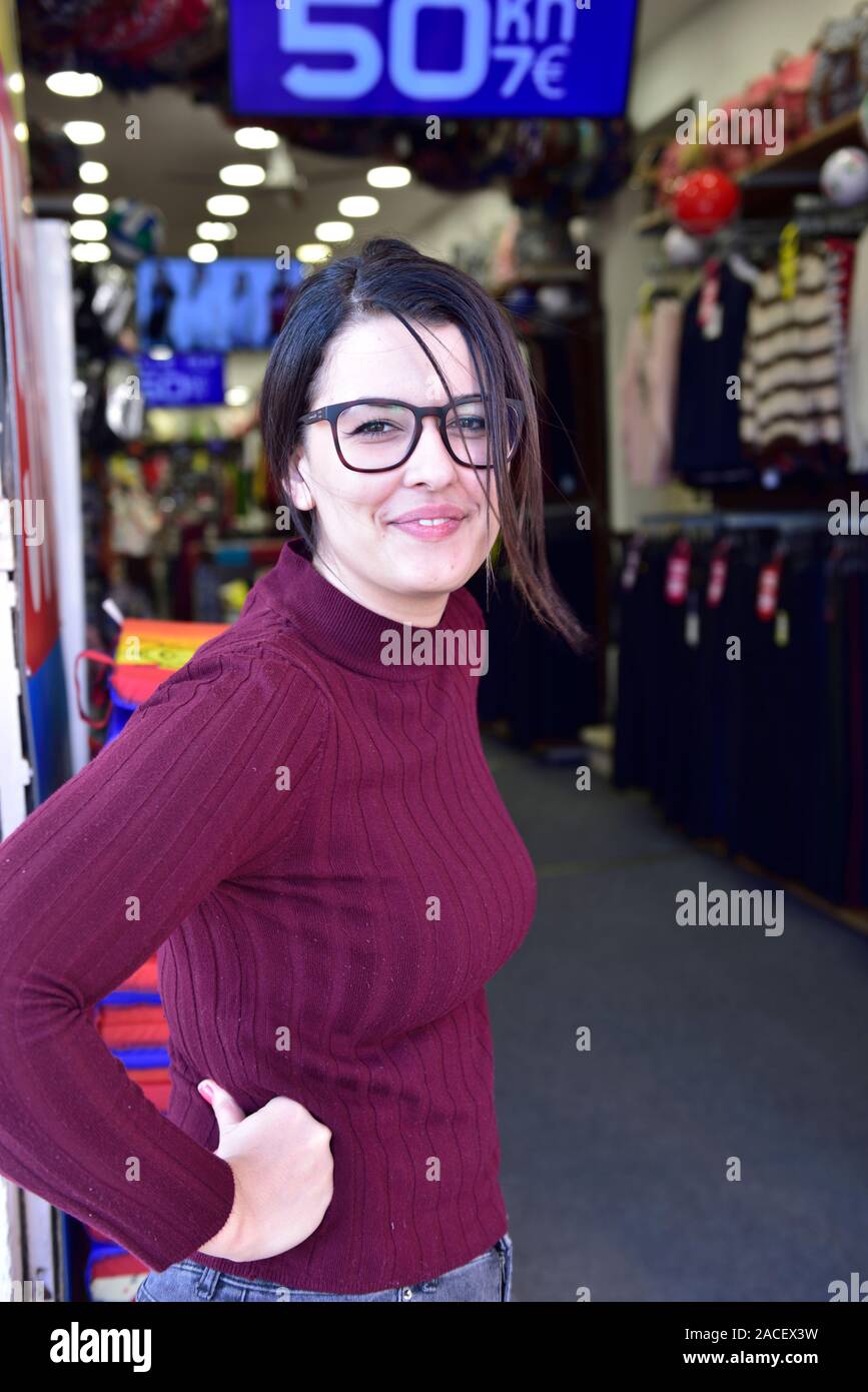 Assistants hi-res stock photography and images - Alamy