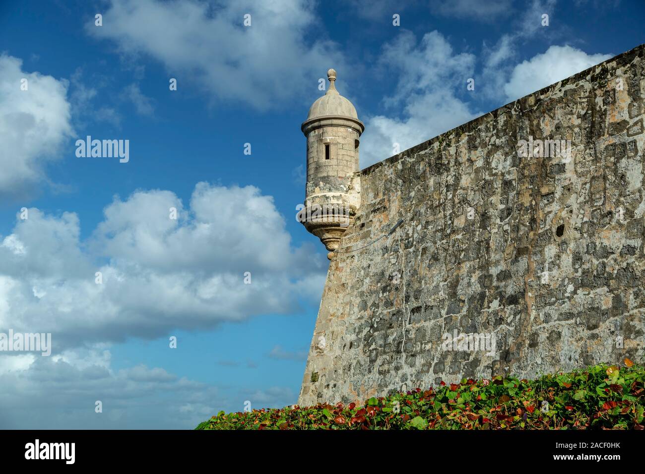 Sentry house ("garita") and defensive wall, San Felipe del Morro Castle ...