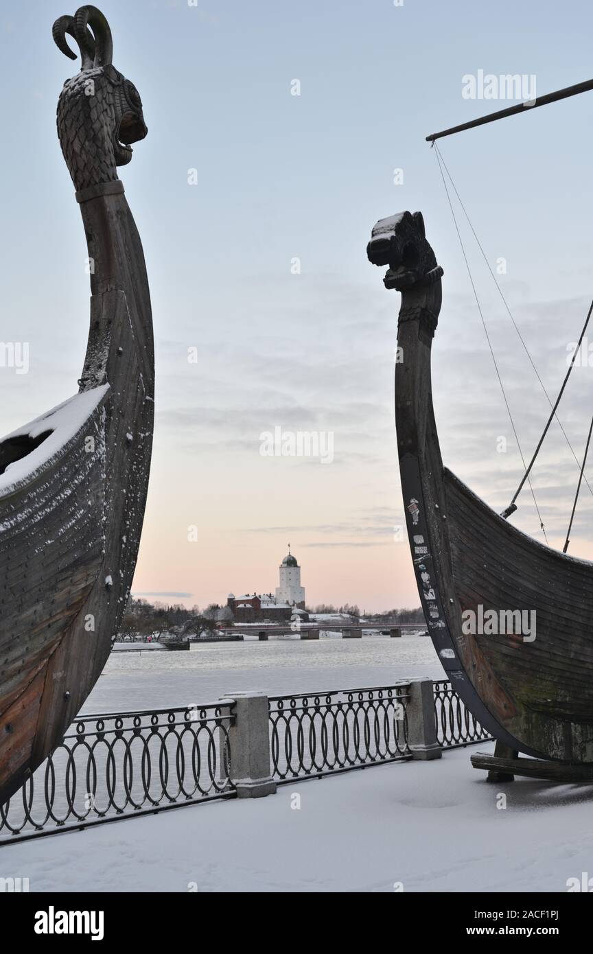 Viking longships hi-res stock photography and images - Alamy