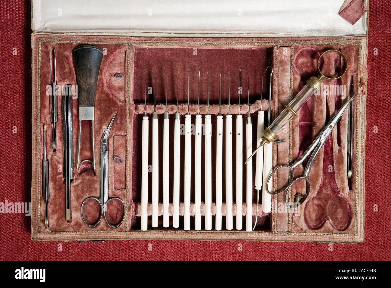 Surgical instruments. Set of 19th Century surgical instruments from ...