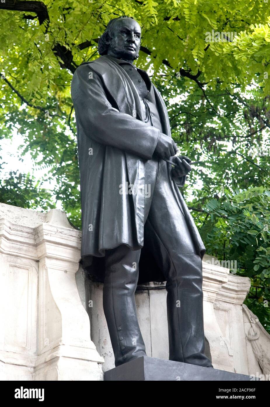 Isambard Kingdom Brunel (1806-1859). Statue of the British civil ...