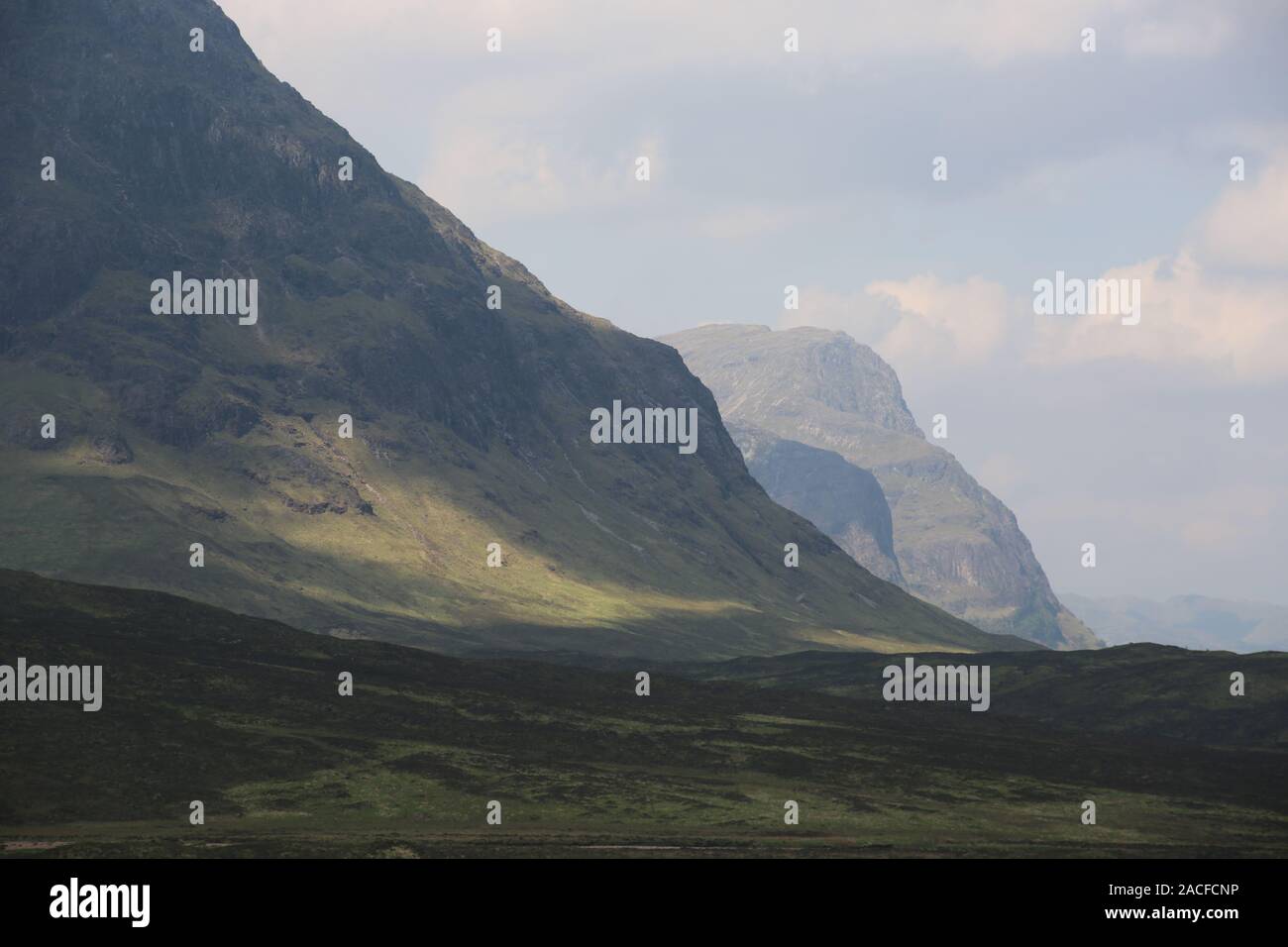 Scottish highland cliffs and lakes hi-res stock photography and images ...