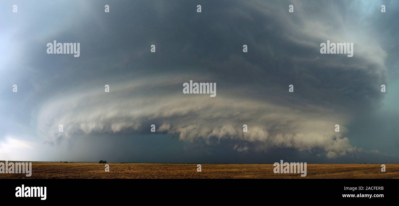 Tornadic supercell thunderstorm. A supercell thunderstorm is a severe ...