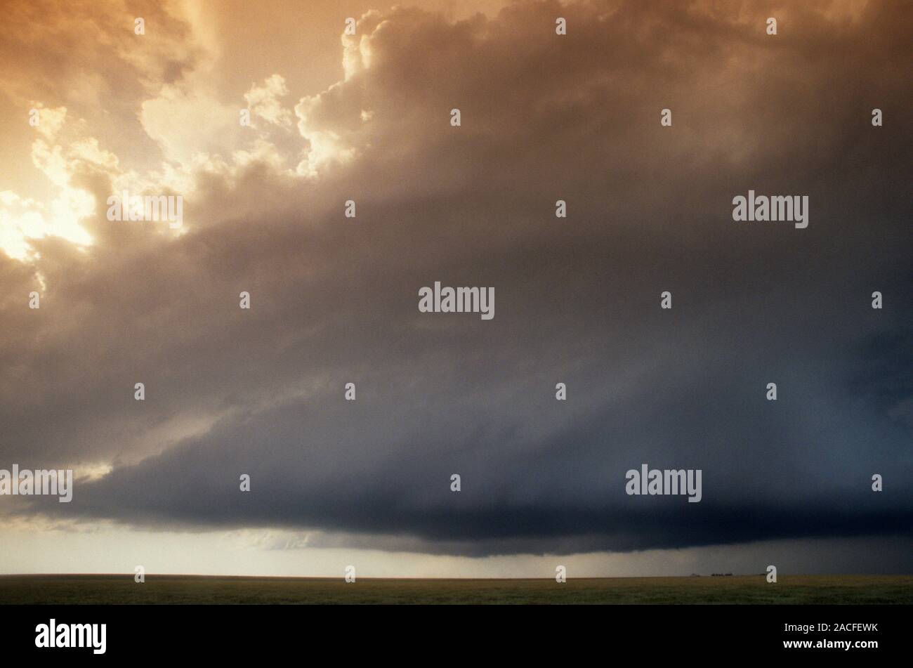 Supercell thunderstorm. A supercell thunderstorm is a severe long-lived ...