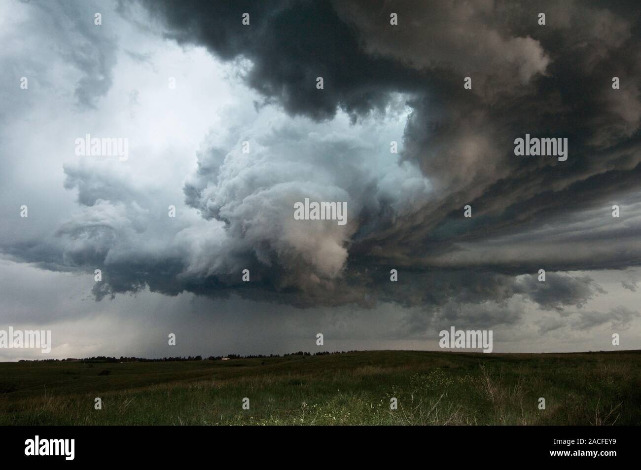 Supercell thunderstorm. A supercell thunderstorm is a severe long-lived ...