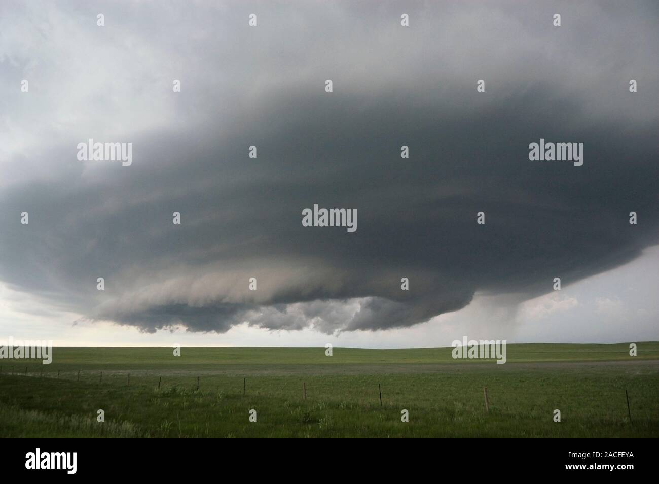 Supercell thunderstorm. A supercell thunderstorm is a severe long-lived ...
