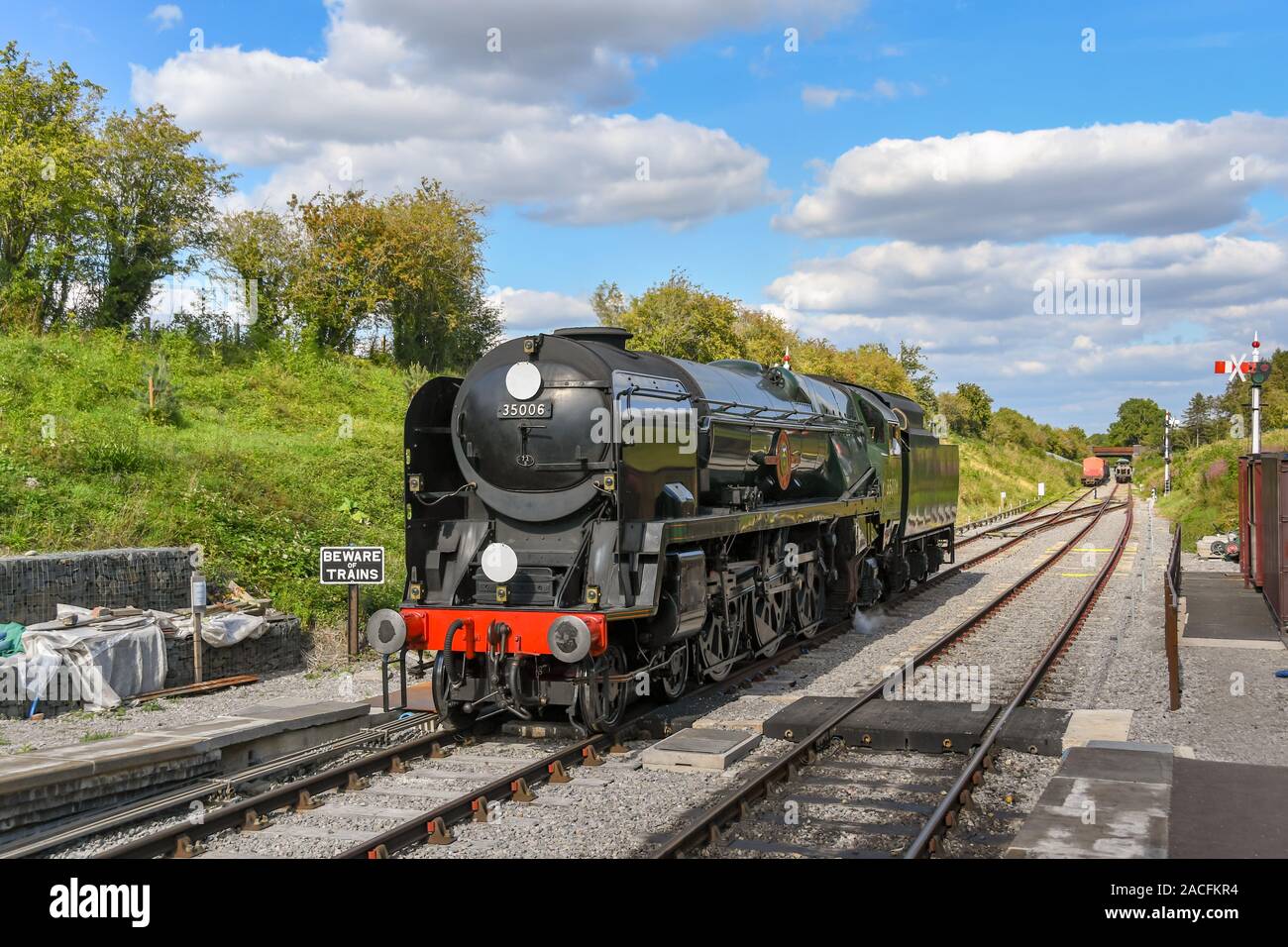 CHELTENHAM, ENGLAND - SEPTEMBER 2019: The Peninsular and Oriental steam ...