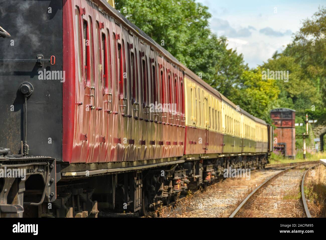 Railway coaches hi-res stock photography and images - Alamy