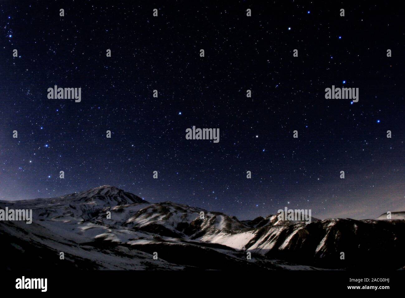 Northern stars from Cassiopeia to Polaris and Big Dipper above Mount ...