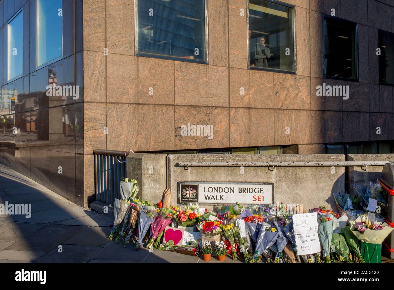 Fishmongers’ hall flowers hi-res stock photography and images - Alamy