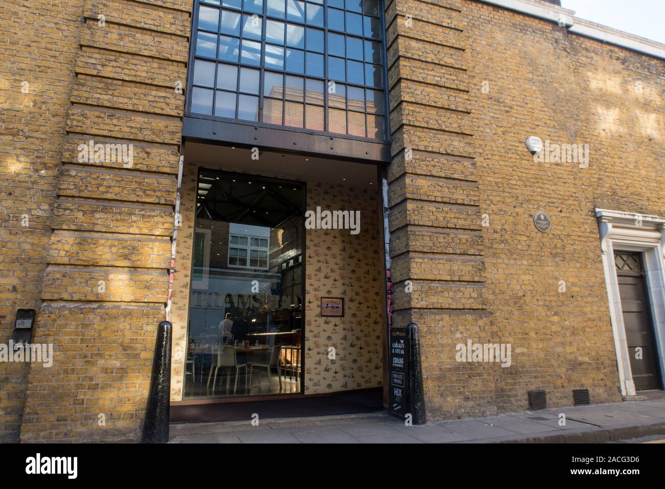 Representative restaurant hi-res stock photography and images - Alamy