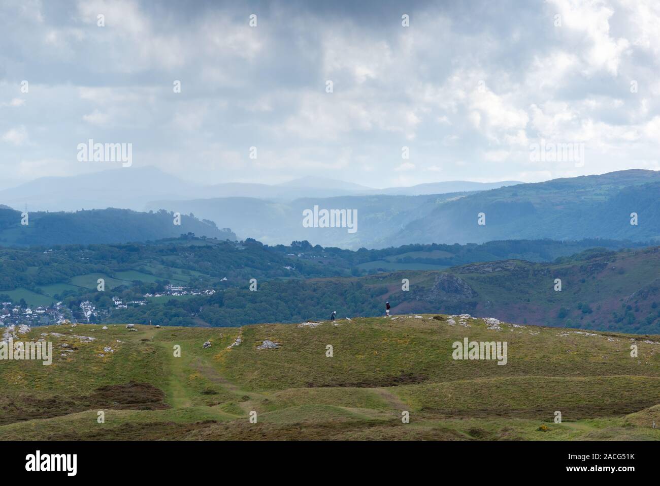 Rain clouds in snowdonia hi-res stock photography and images - Alamy