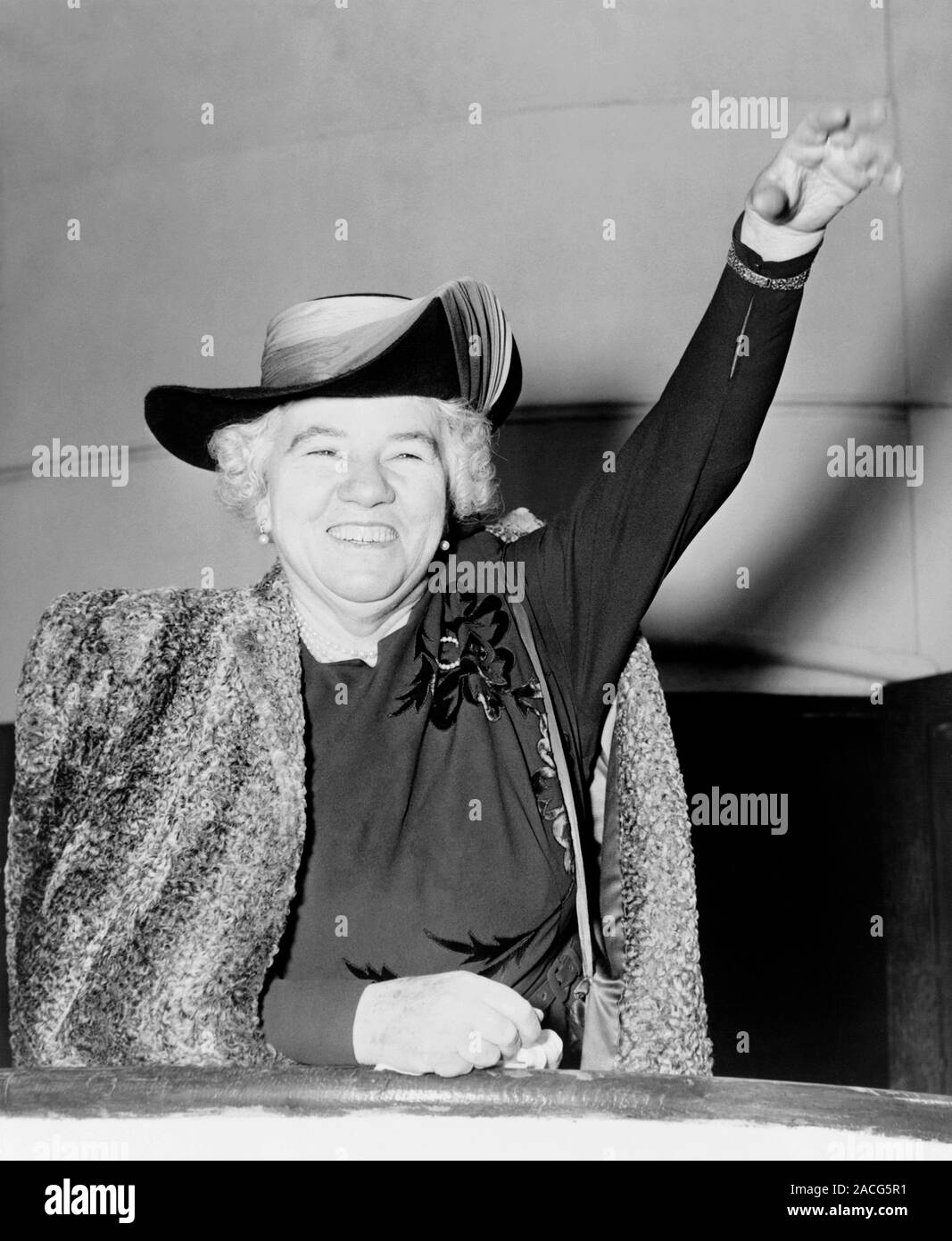 Elizabeth Kenny (1880â 1952), Australian nurse and pioneering polio ...